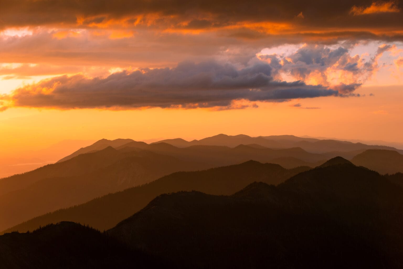 Unbeatable Views: Glacier National Park Photos - Explore with Alec