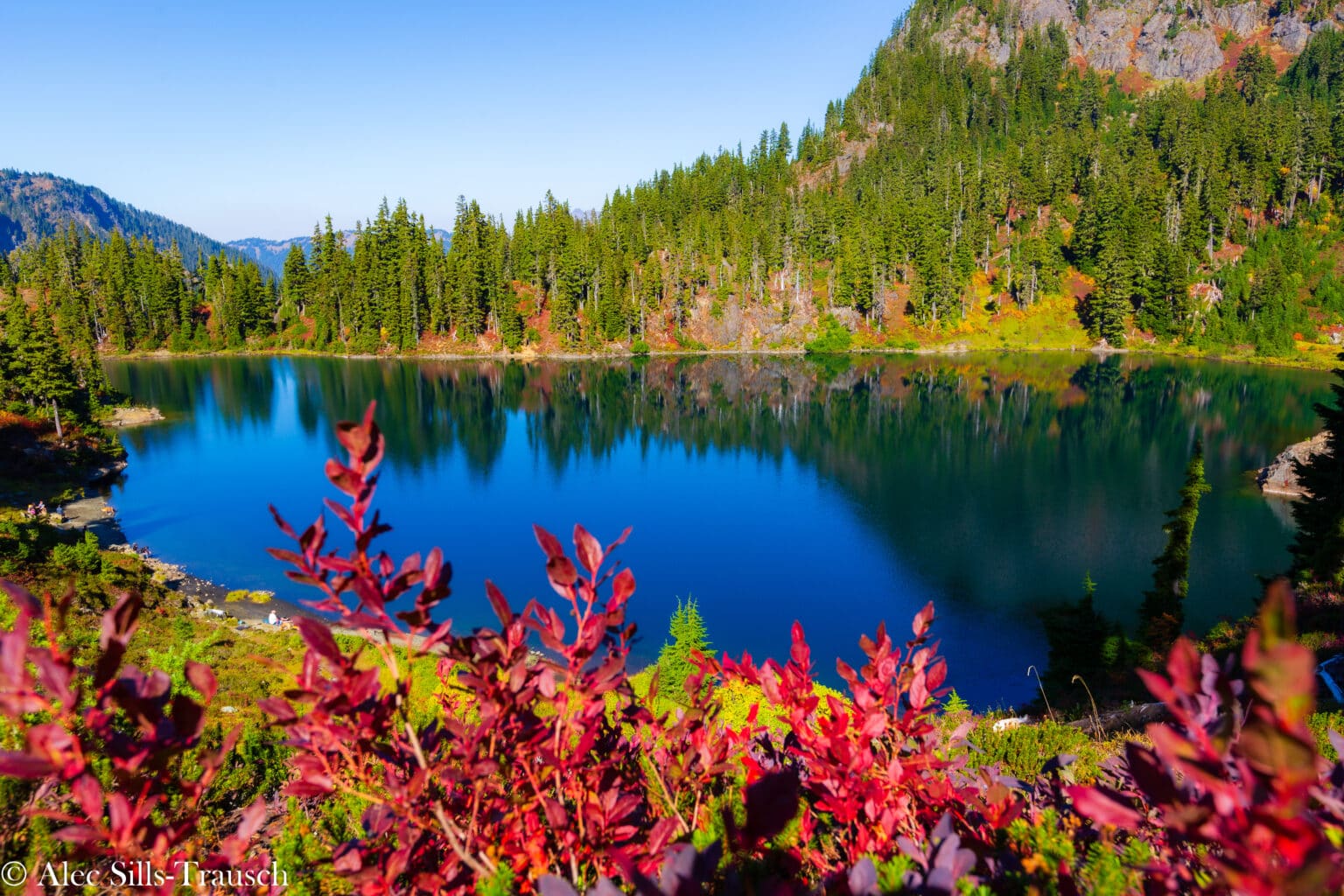 An Ultimate Guide to Backpacking and Hiking Chain Lakes Loop