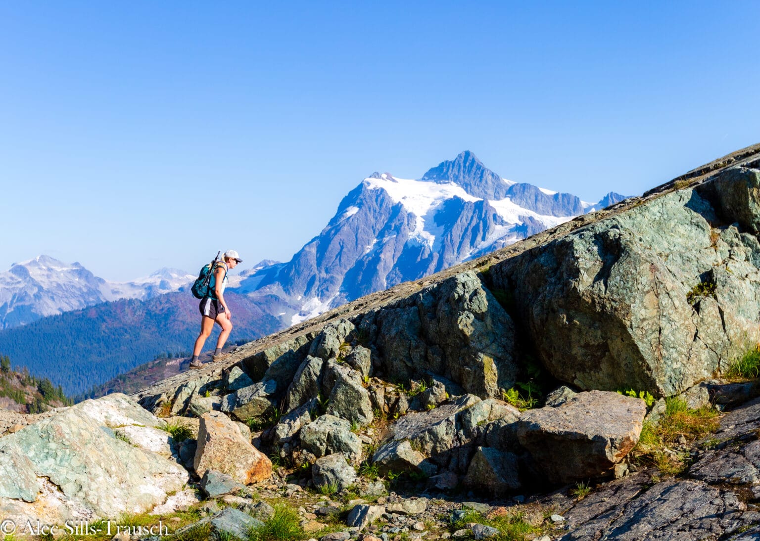 An Ultimate Guide to Backpacking and Hiking Chain Lakes Loop