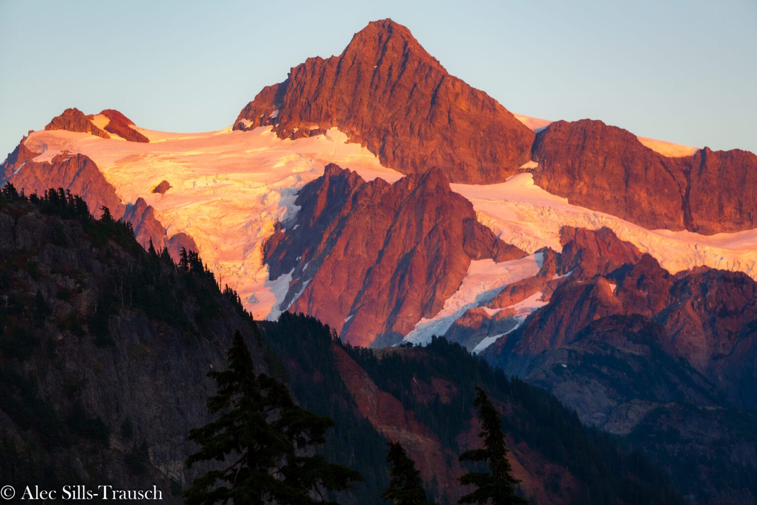 An Ultimate Guide to Backpacking and Hiking Chain Lakes Loop