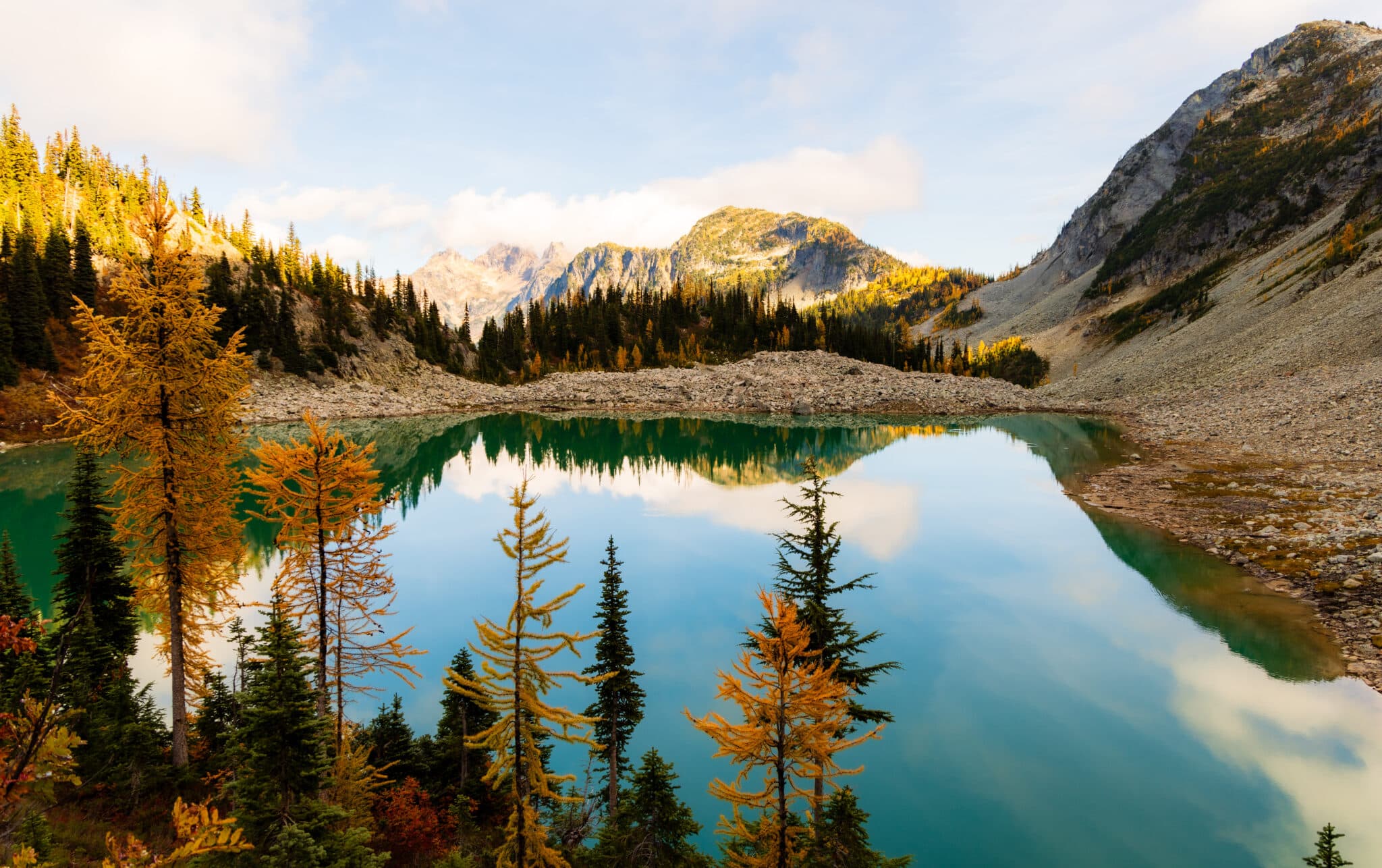 Ultimate Guide: Hiking and Backpacking Wing Lake in the North Cascades