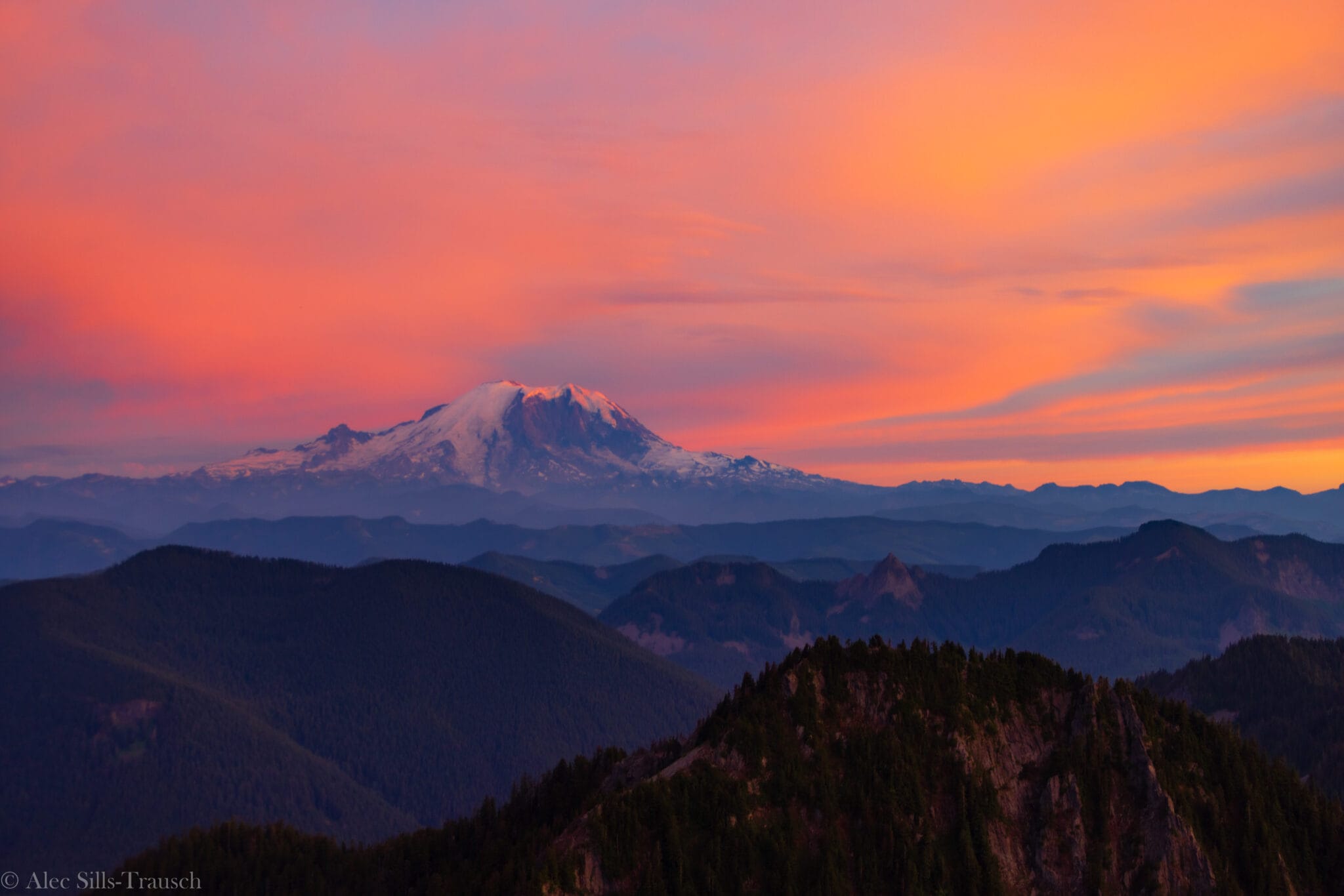 Washington's Silver Peak Hike Offers Epic Views of Rainier Via the PCT