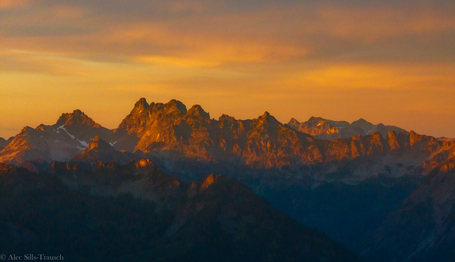 Washington's Silver Peak Hike Offers Epic Views of Rainier Via the PCT