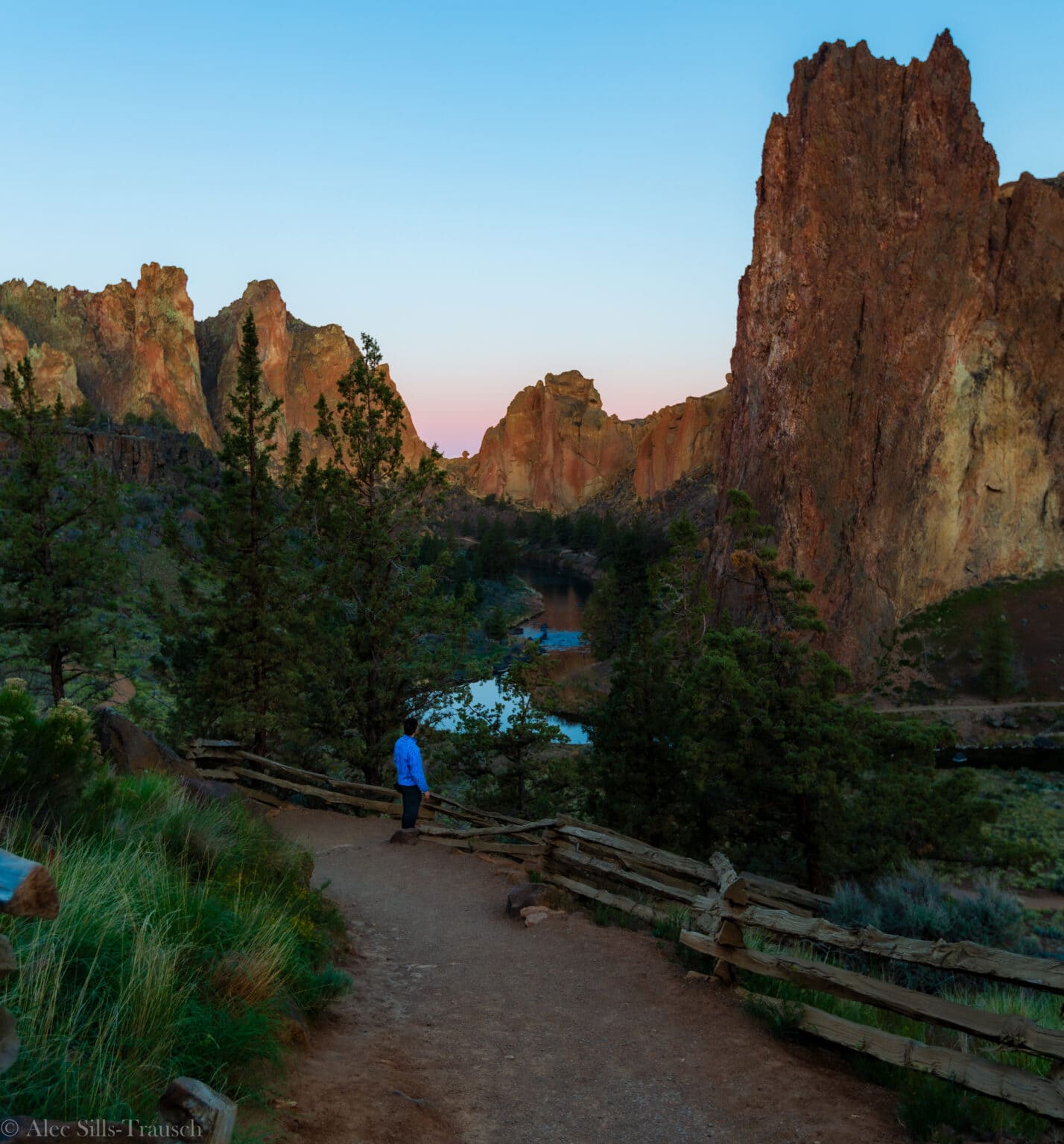 Ultimate Guide to Hike and Explore Smith Rock State Park