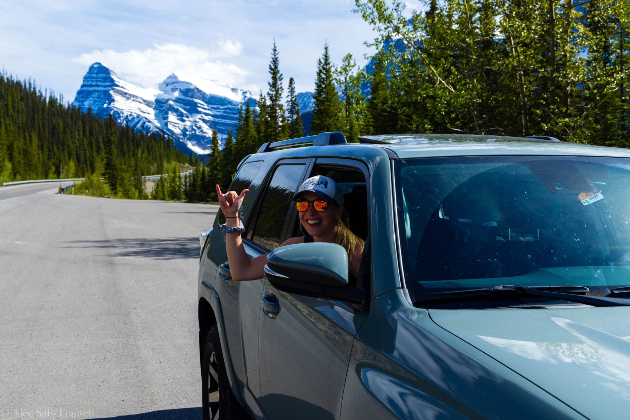Your 2026 Guide to Canada's Incredible Icefields Parkway