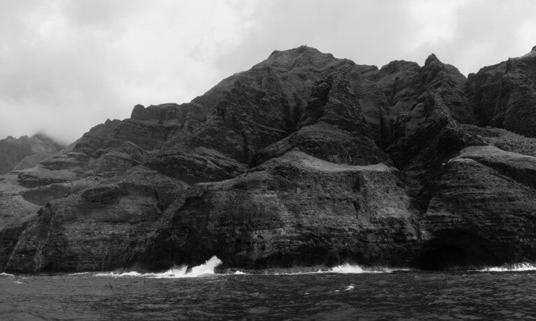 Kauai's Na Pali Coast Boat Tour Review: Is it worth it?