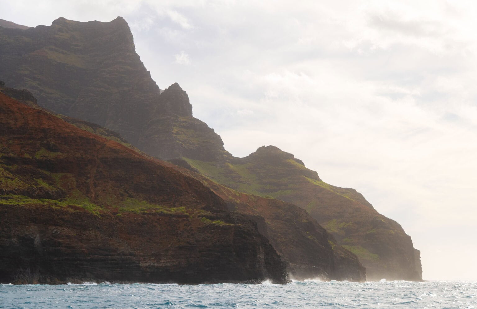 Kauai's Na Pali Coast Boat Tour Review: Is it worth it?