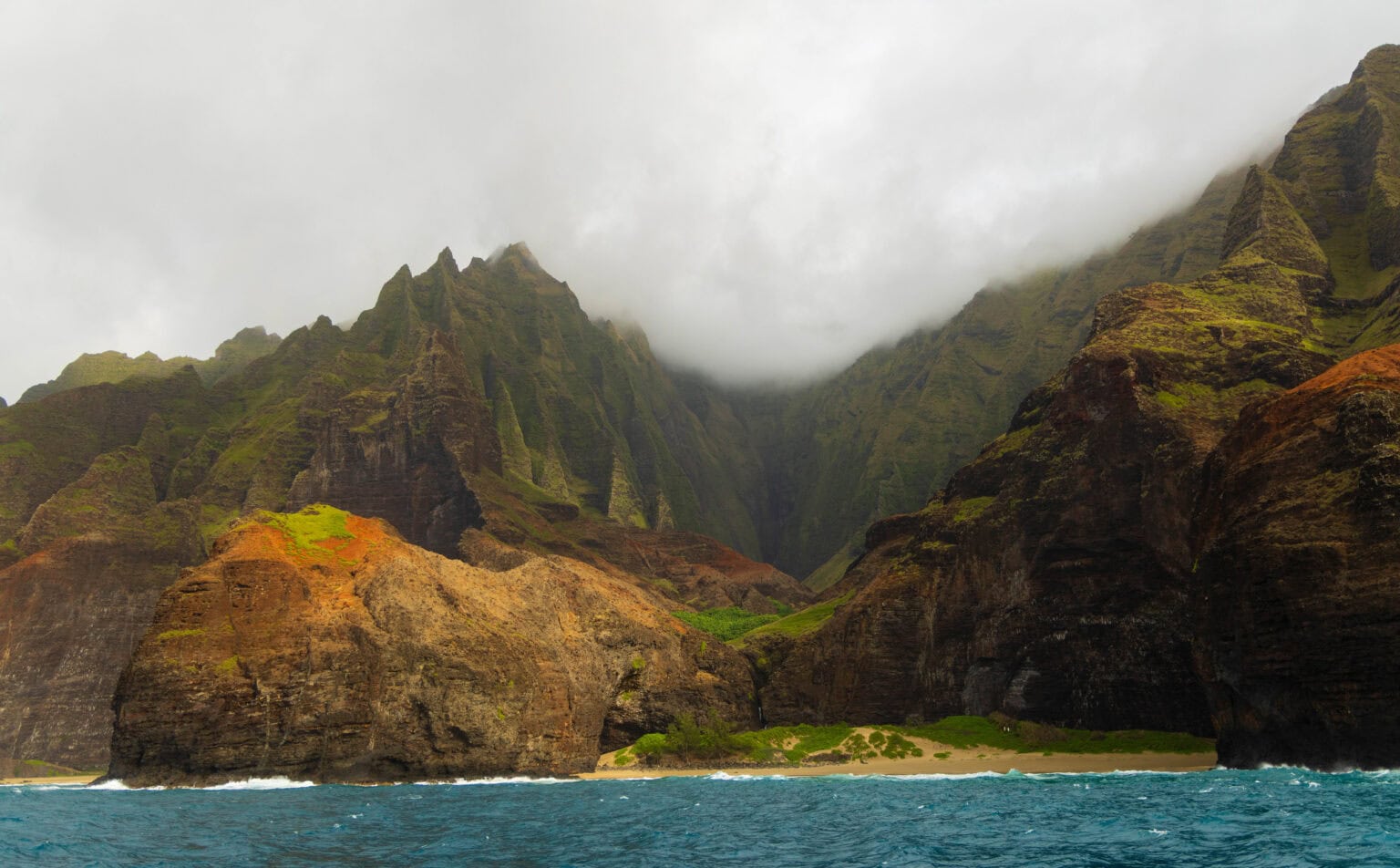 Kauai's Na Pali Coast Boat Tour Review: Is it worth it?