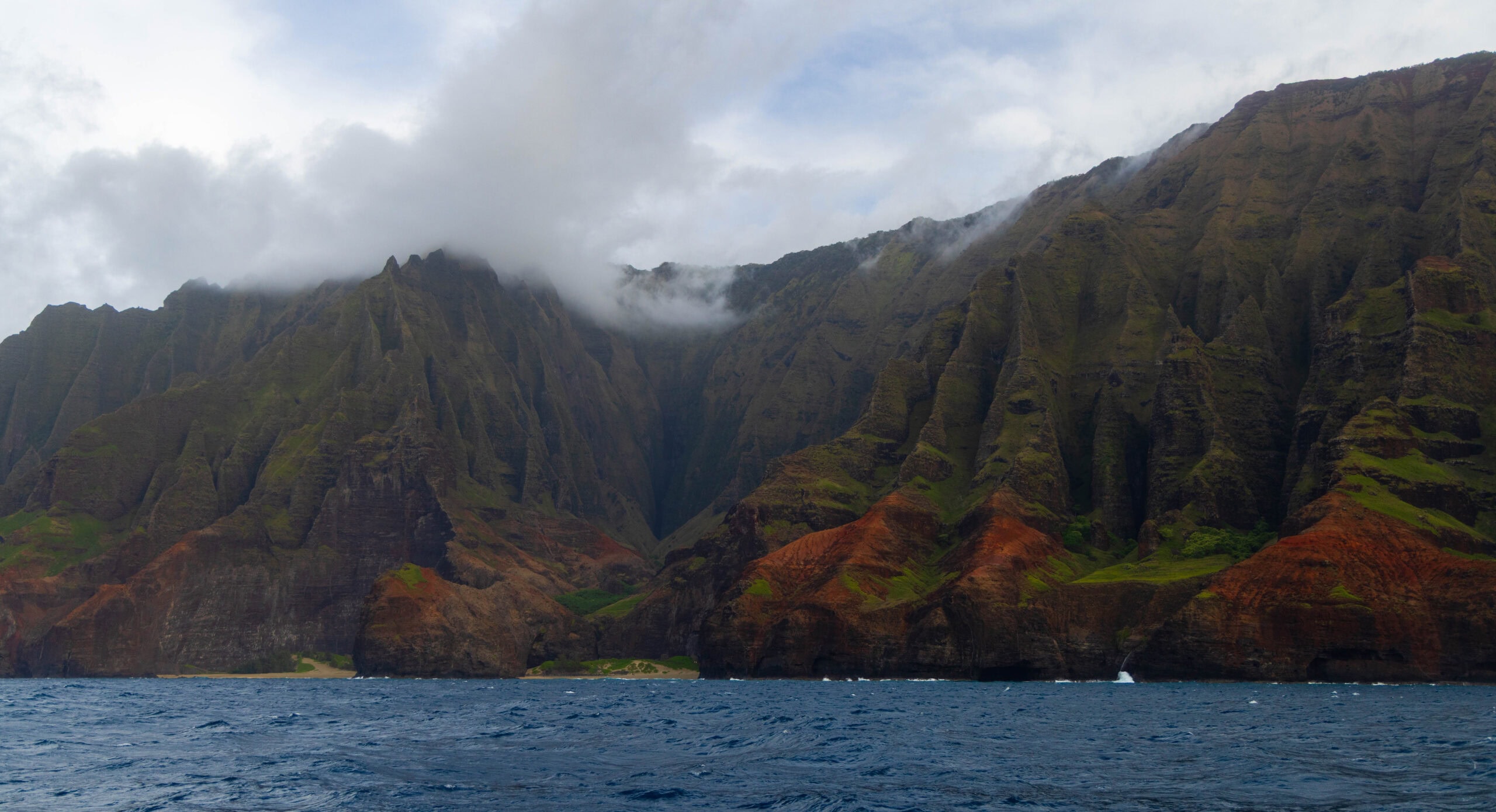Kauai's Na Pali Coast Boat Tour Review: Is it worth it?