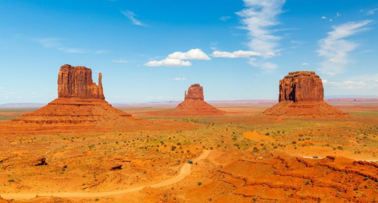 Monument Valley Guide: Is it worth visiting, photos, and tours tips